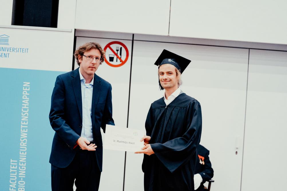 Bayer bekroont twee UGent-scripties over landbouwonderzoek. - Landbouwleven