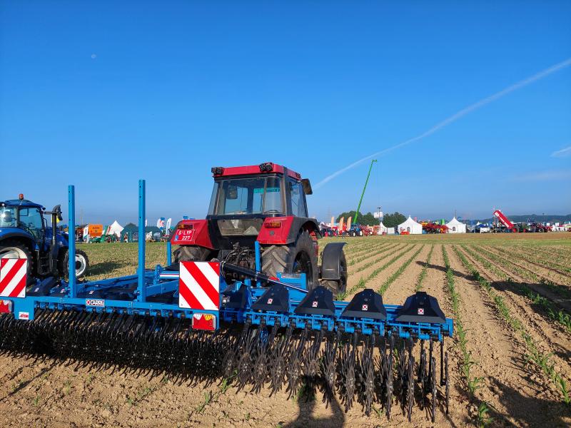 Toenemende aandacht voor mechanische onkruidbestrijding - Landbouwleven